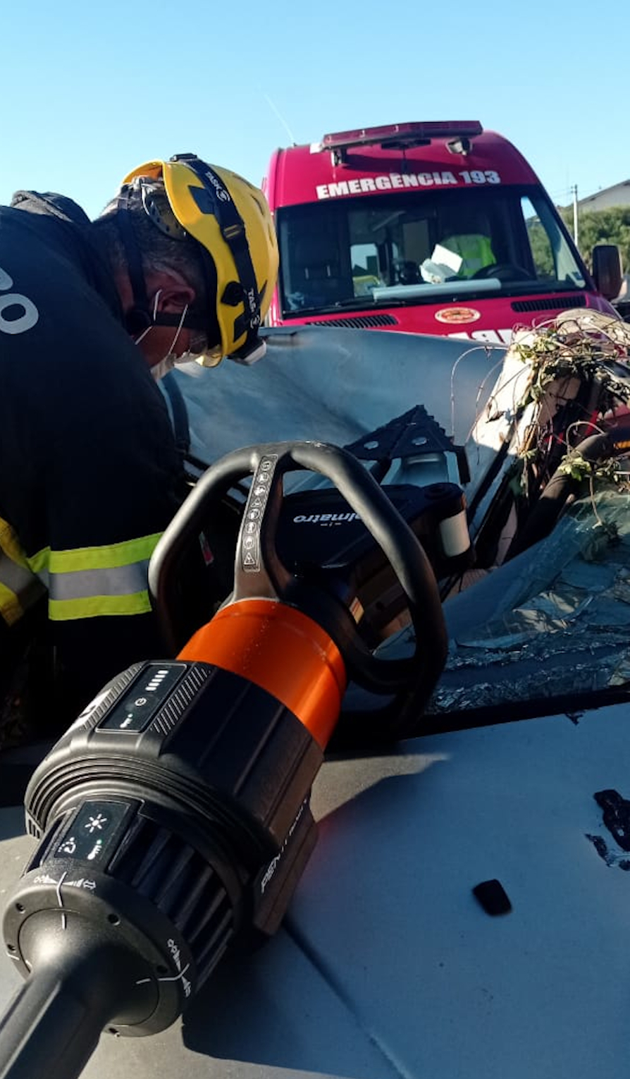 Rio Negrinho adquire equipamentos de resgate veicular